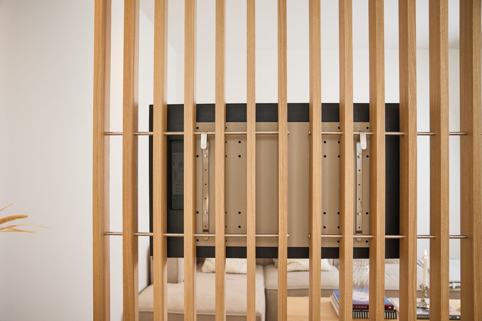 EMBRACE | Nell TV-Mount - WoodUpp Norge